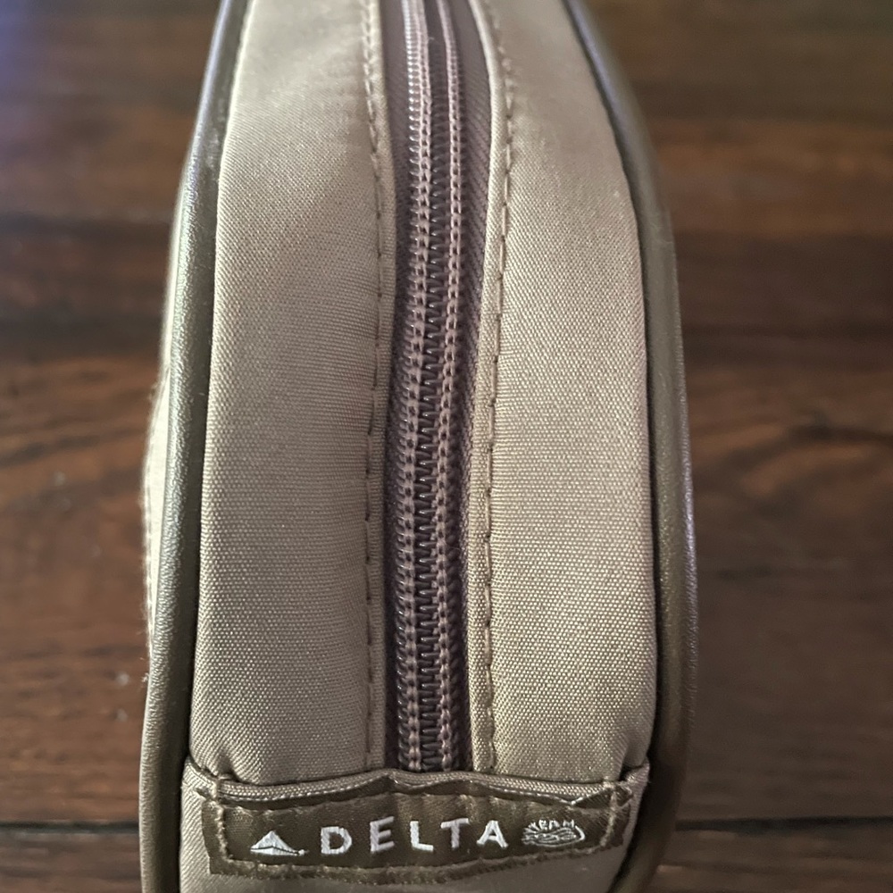 Delta Air Lines Skyteam Amenity Bag - Gem